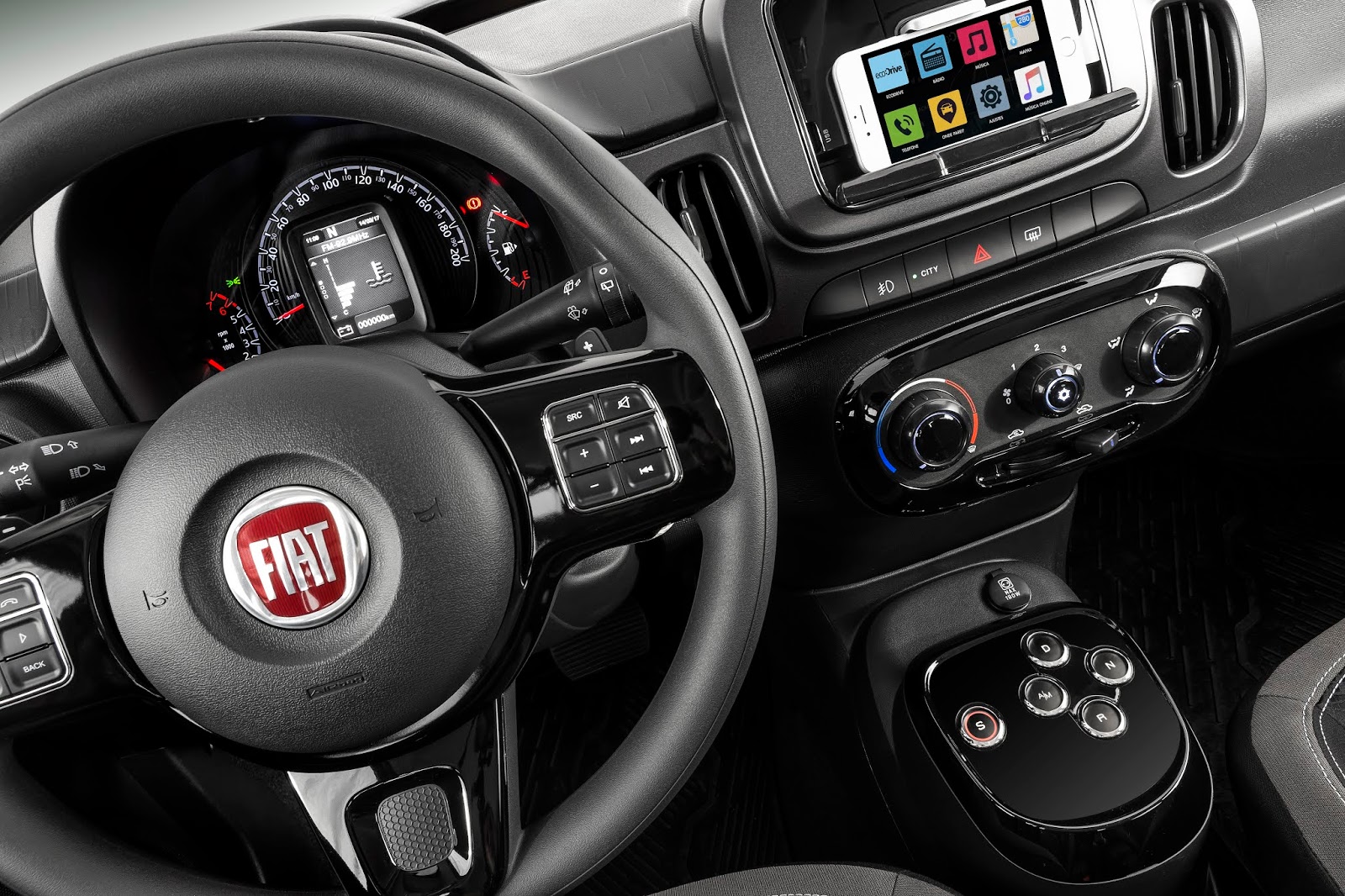 Fiat Mobi 2019 ganha versões Easy Comfort e Way Extreme