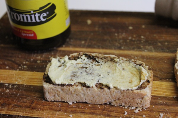 Green Gourmet Giraffe: Heidi's easy little bread