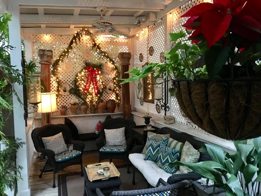 The Uptown Acorn: Heaux. Heaux. Heaux. {In the Courtyard}