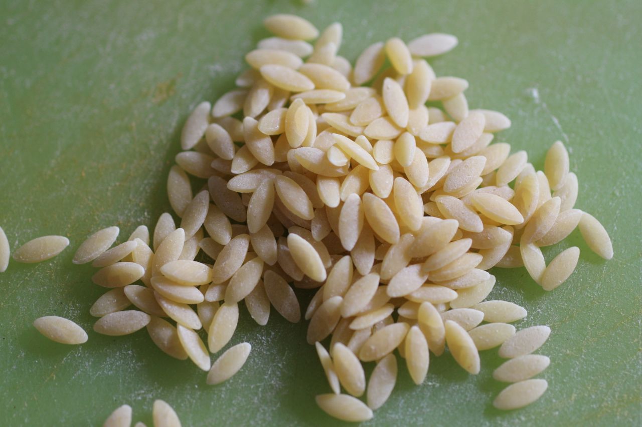 Green Gourmet Giraffe: Risoni with Chickpeas, Lemon, and Mint