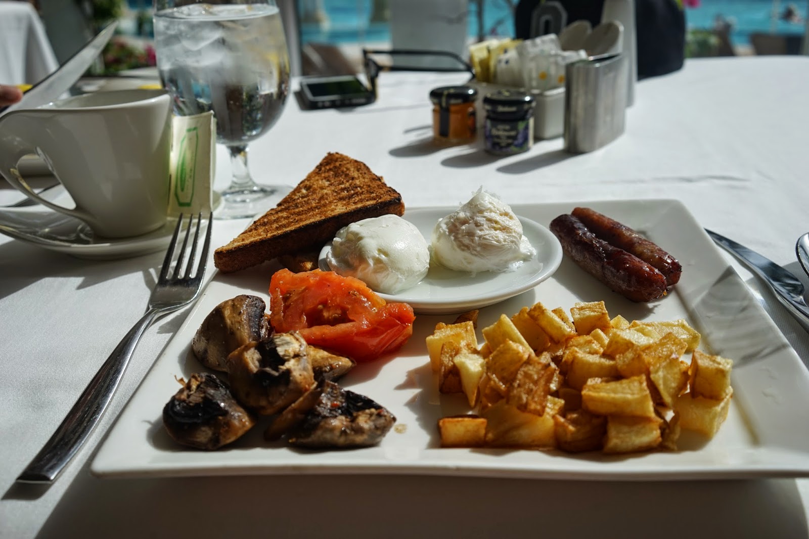 Emtalks: The Bahamas; Visiting Nassau; Sandals Royal Bahamian! Pt 1!