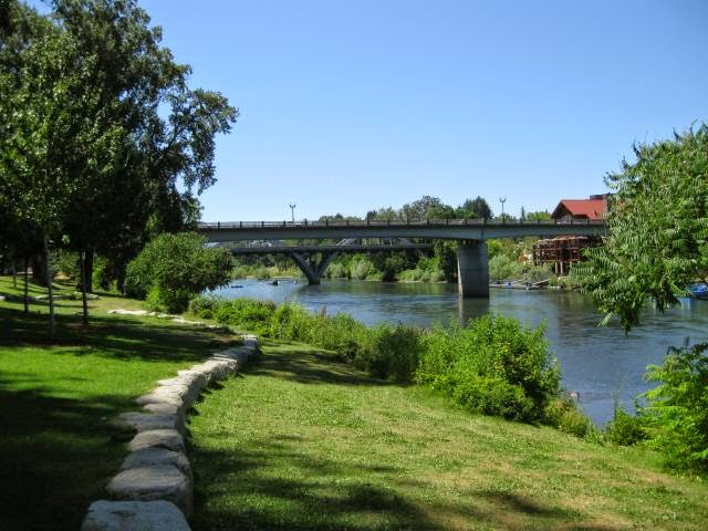 Hiking Sasquatch Country: Riverside Park