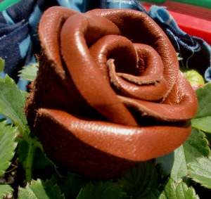 How to Make 3D Leather Flowers for Jewelry and Accessories / The Beading Gem