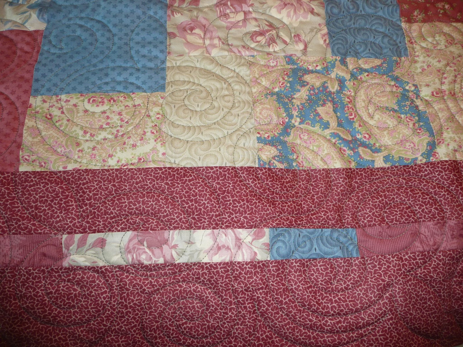 Acorn Ridge Quilting: Mary's Double Slice Layer Cake Quilt