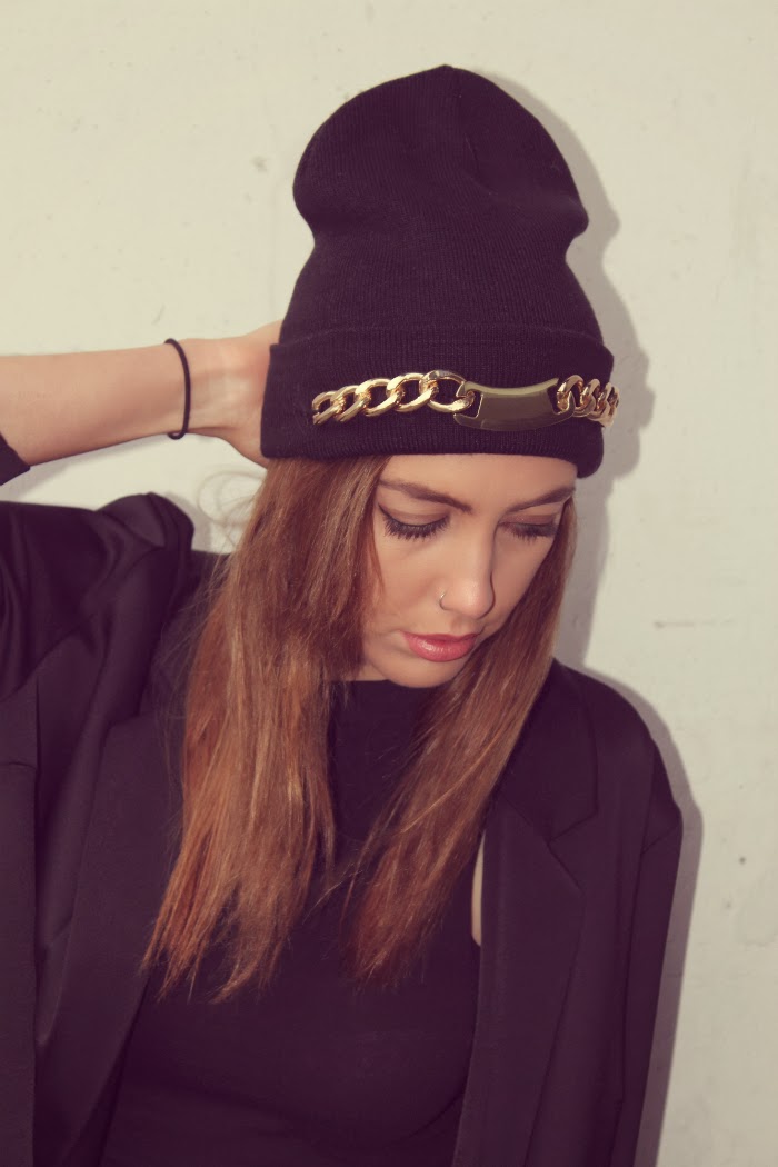 Gold Chains in the Beanie Life – mon.agar
