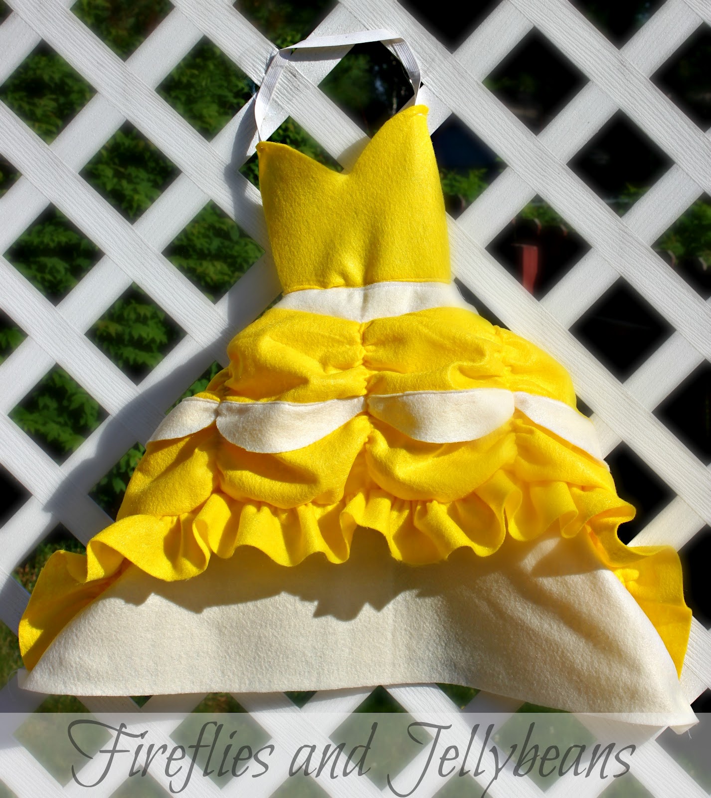 Fireflies And Jellybeans Easy Diy Princess Dress Up Aprons Tutorial Remixed