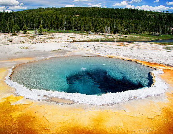 THE WORLD GEOGRAPHY: 12 Wonderful Hot Springs