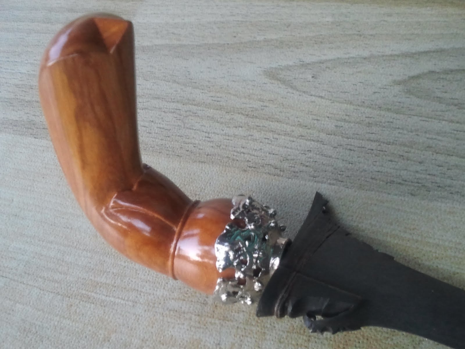 .::Seni Ukiran Halus::.: Keris Bugis (Rm 1K siap)