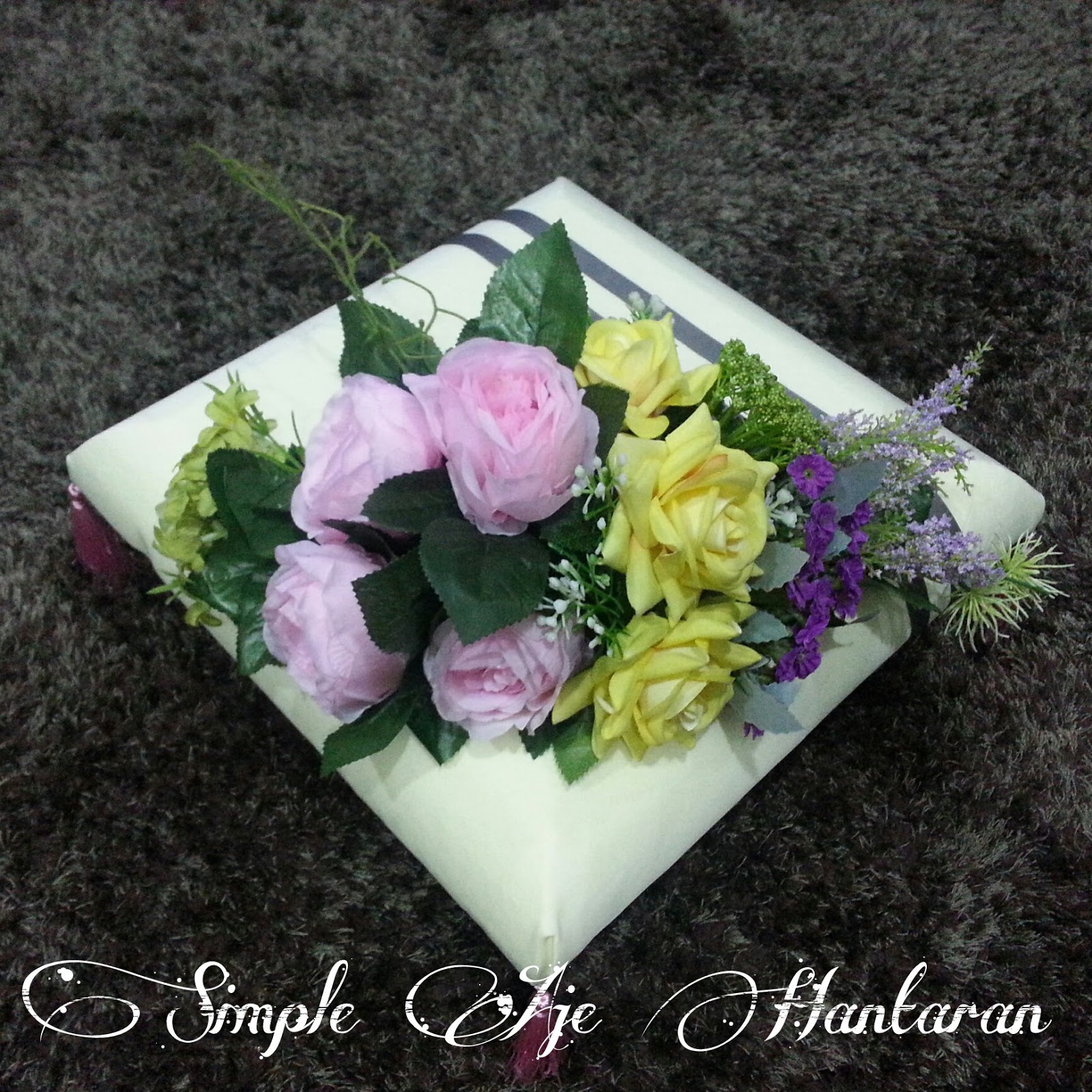 Simple Aje Hantaran: Bantal dan Bunga Dulang Pastel