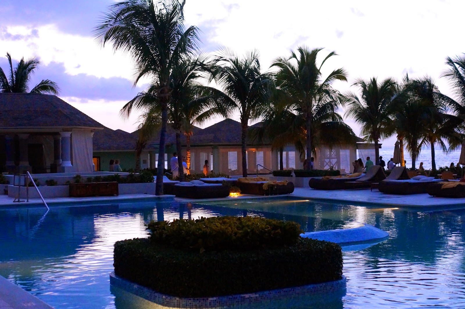 Emtalks: Montego Bay Jamaica: A Cheeky Beach Break