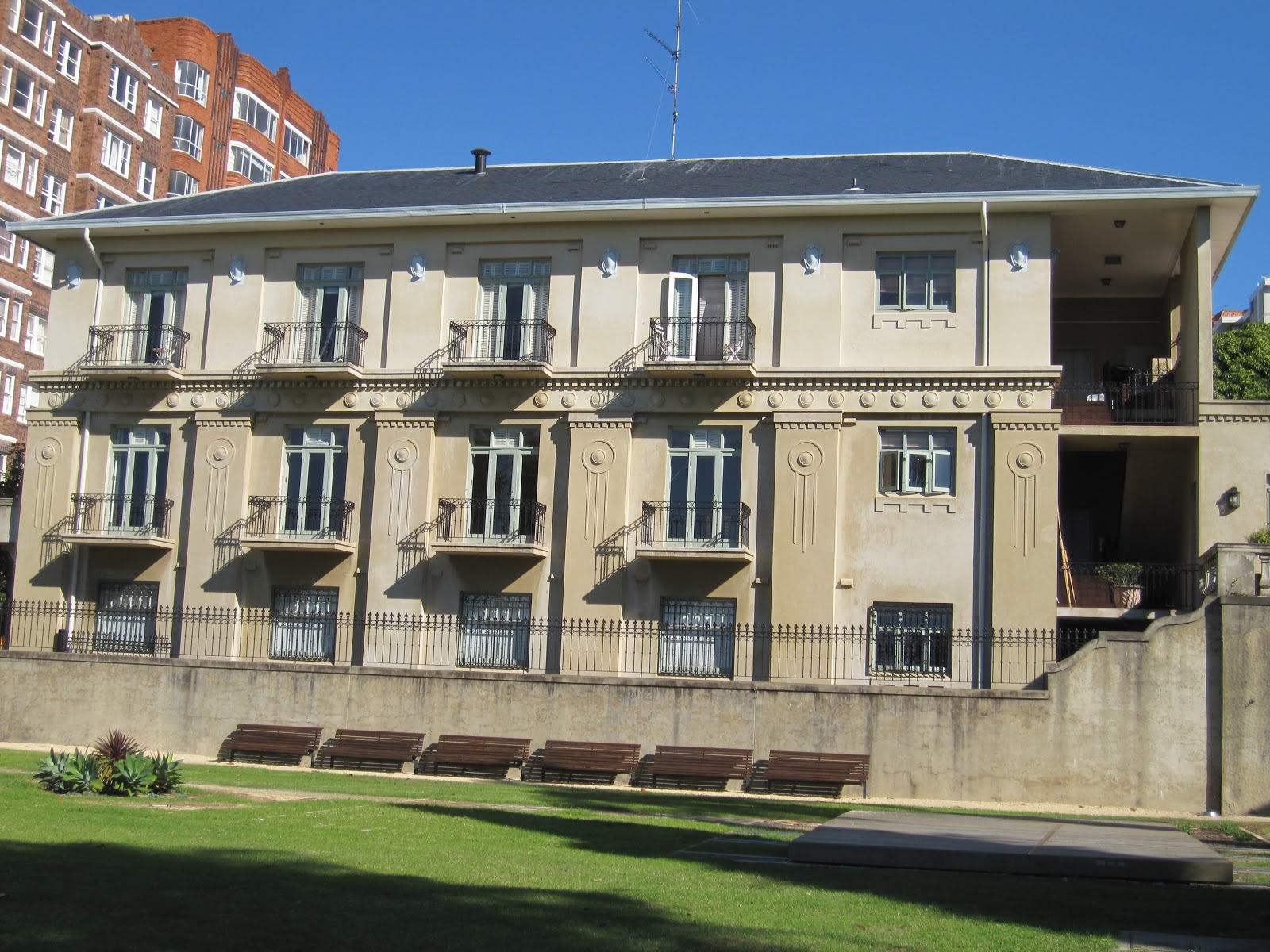 Sydney - City and Suburbs: Elizabeth Bay, house