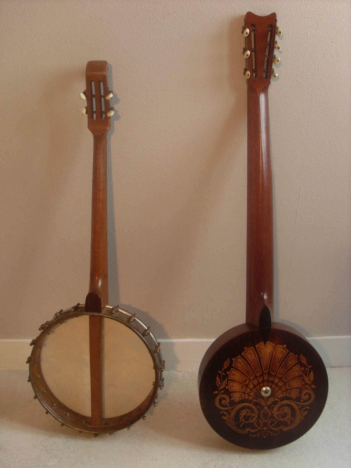 Collection d'instruments à cordes: Photo n°15 Banjos