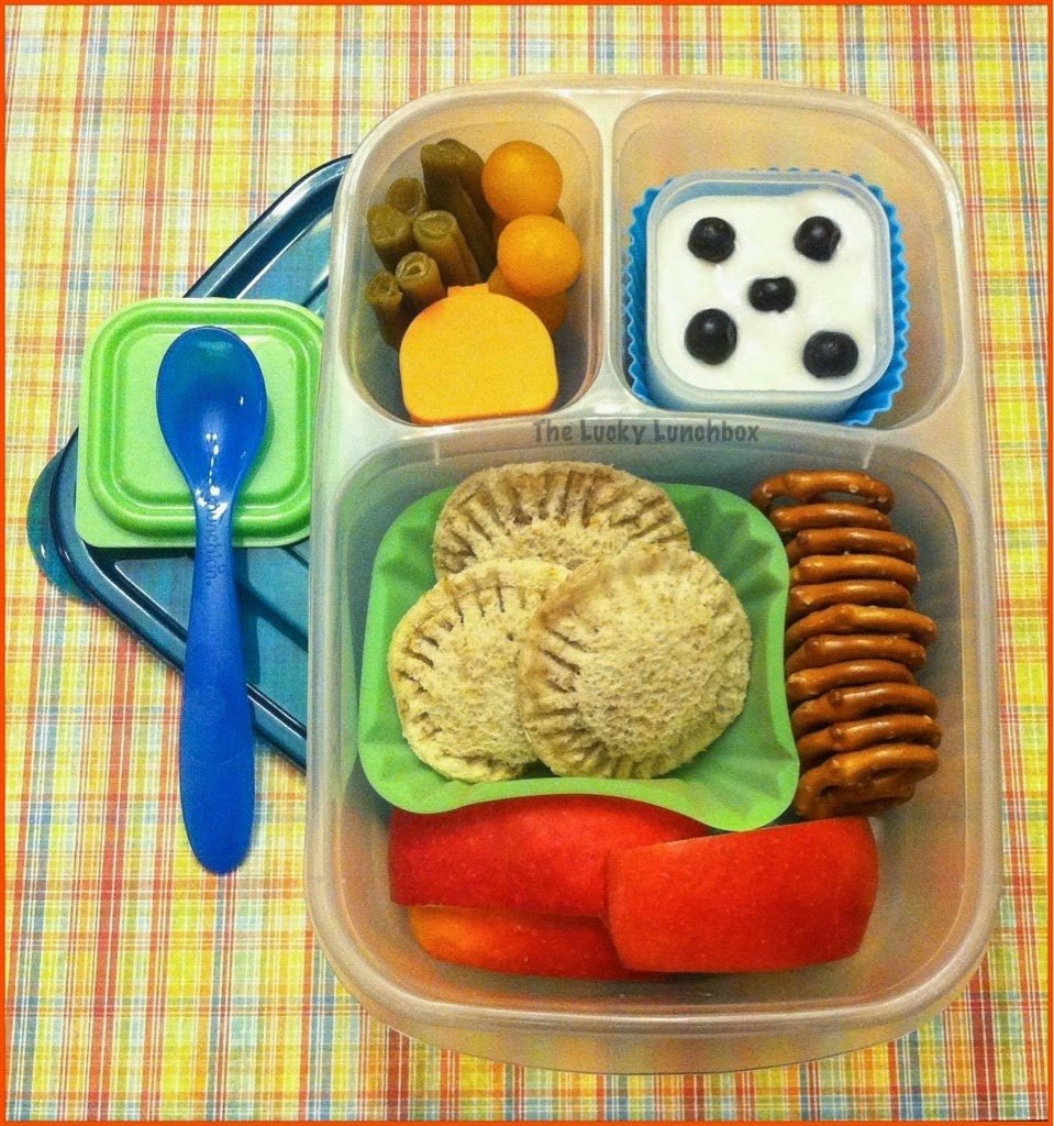 The Lucky Lunchbox: DIY Mini Pocket Sandwiches