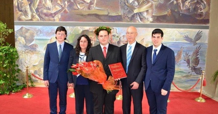 Eolie news: Si è laureato Simone Portelli.