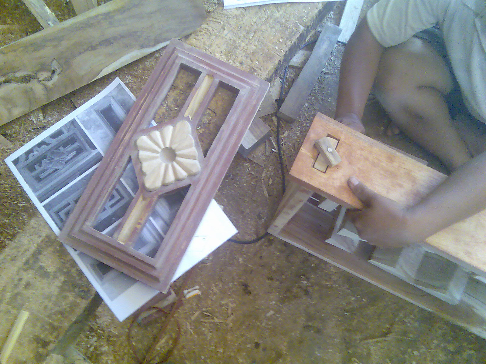 GRC ARTIKON: CETAKAN LOSTER (lubang angin)