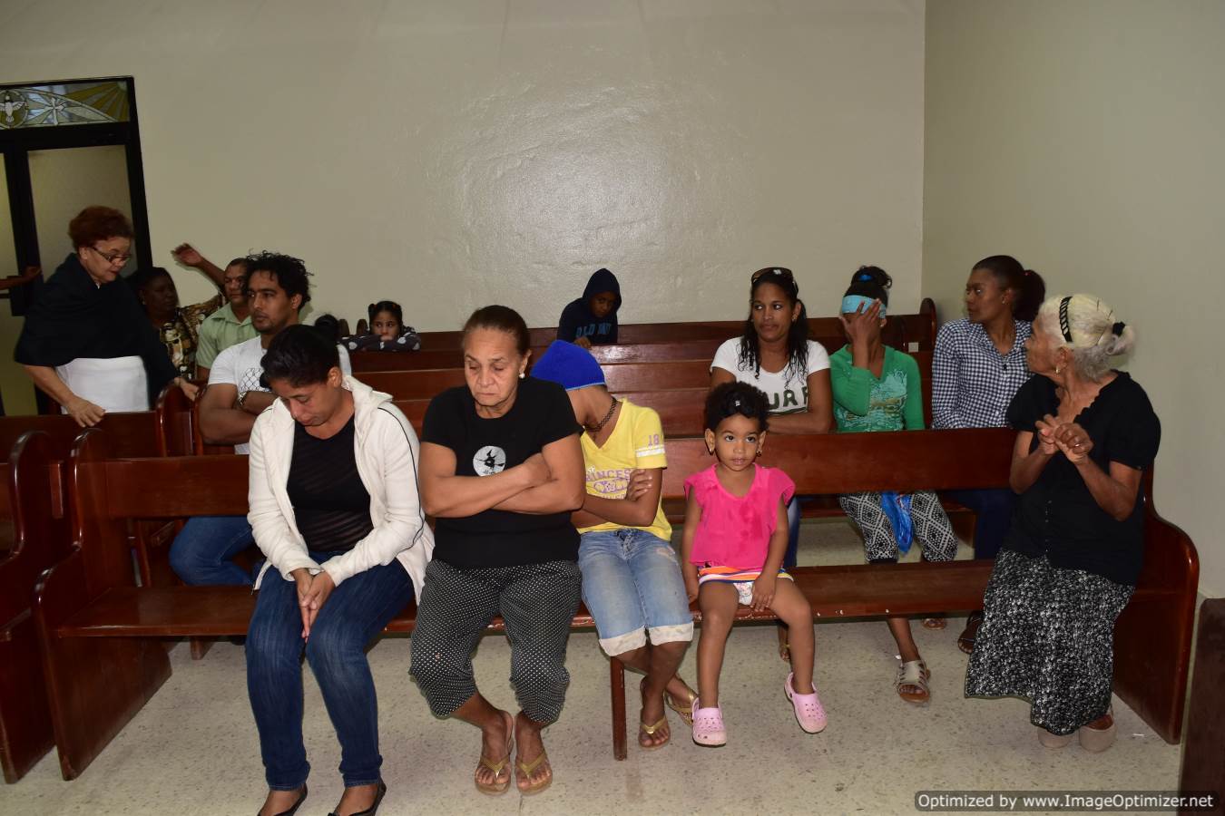 Dominicanalliyo.com: Misa En La Funeraria Inavi Funeral De Rafael Cruz ...