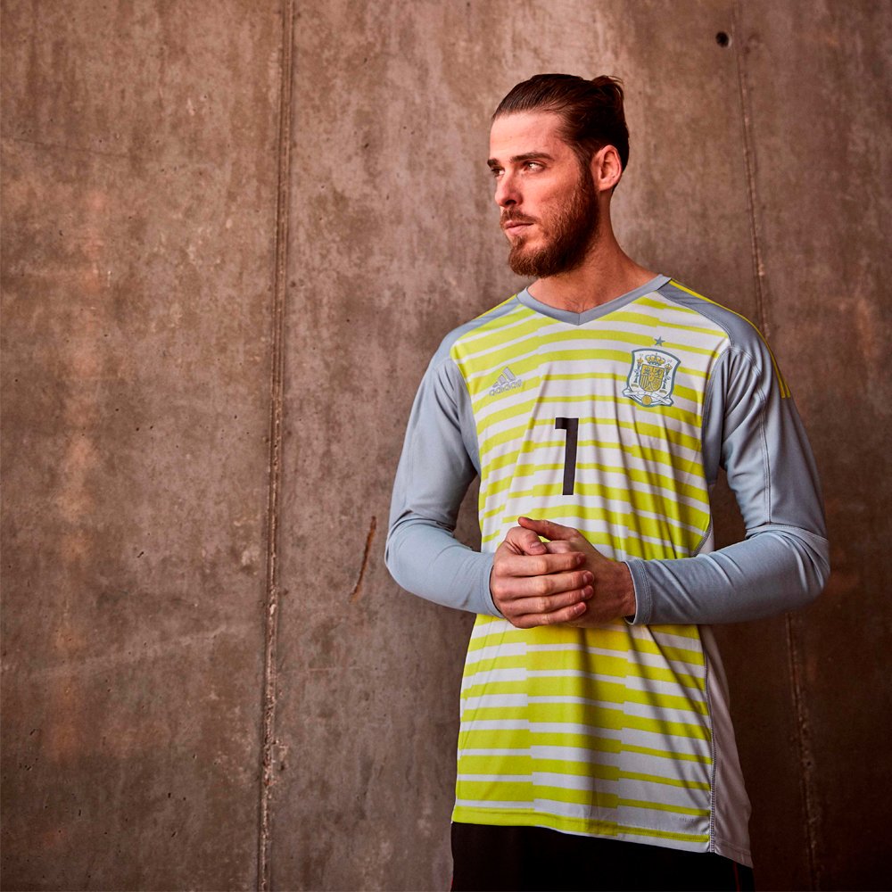 Spain 2018 World Cup Goalkeeper Kits Released - Footy Headlines