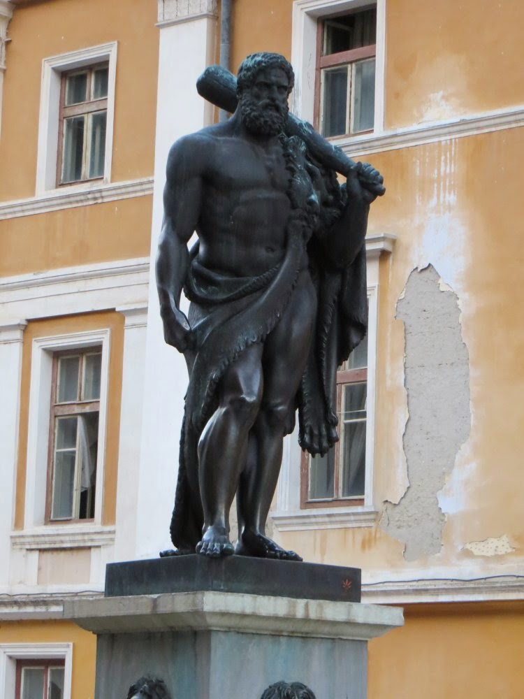 Cercul de stele: Despre clovni şi nebuni, zei războinici şi planeta Marte