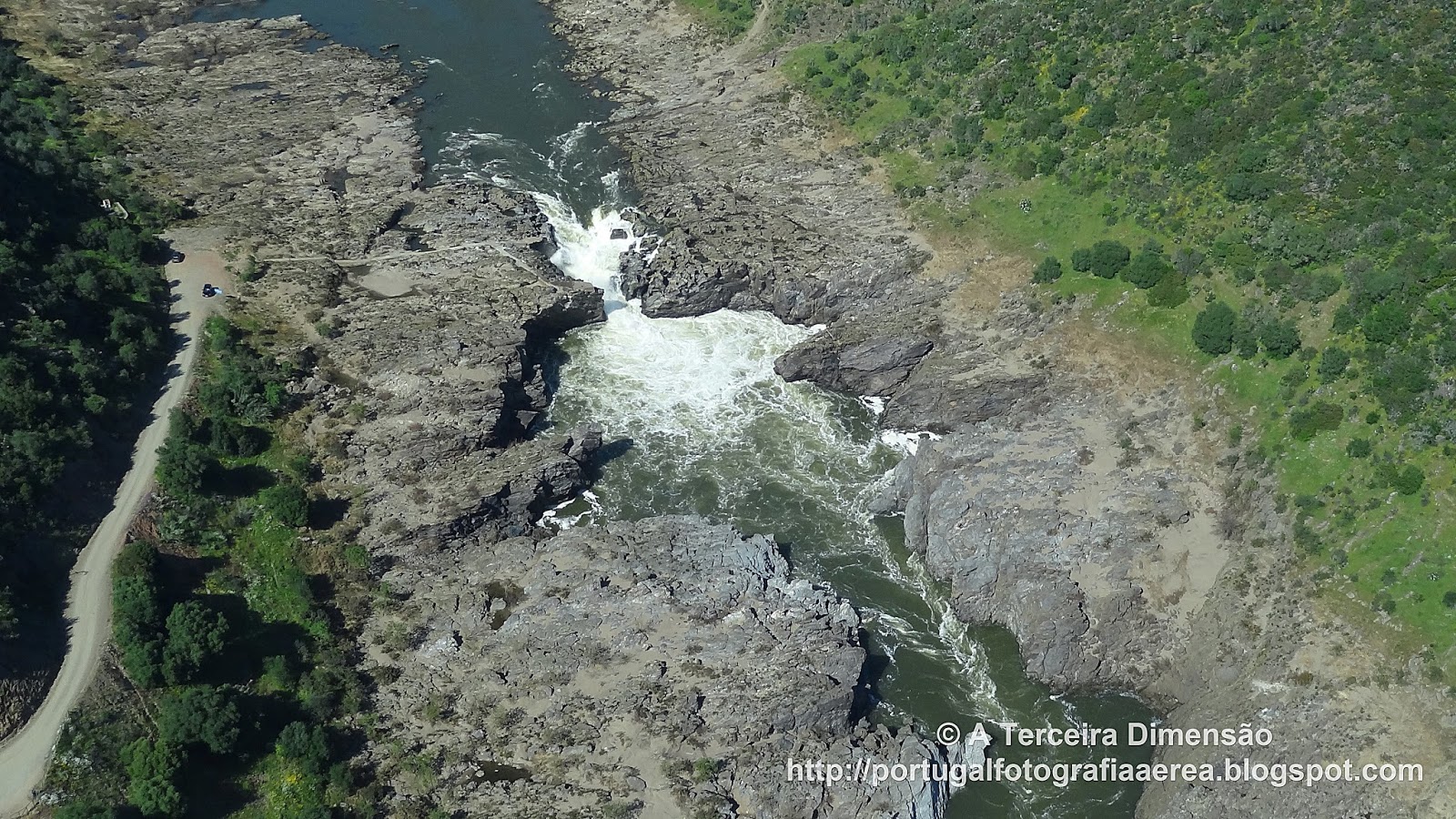 A Terceira Dimensão: Cascata do Pulo do Lobo