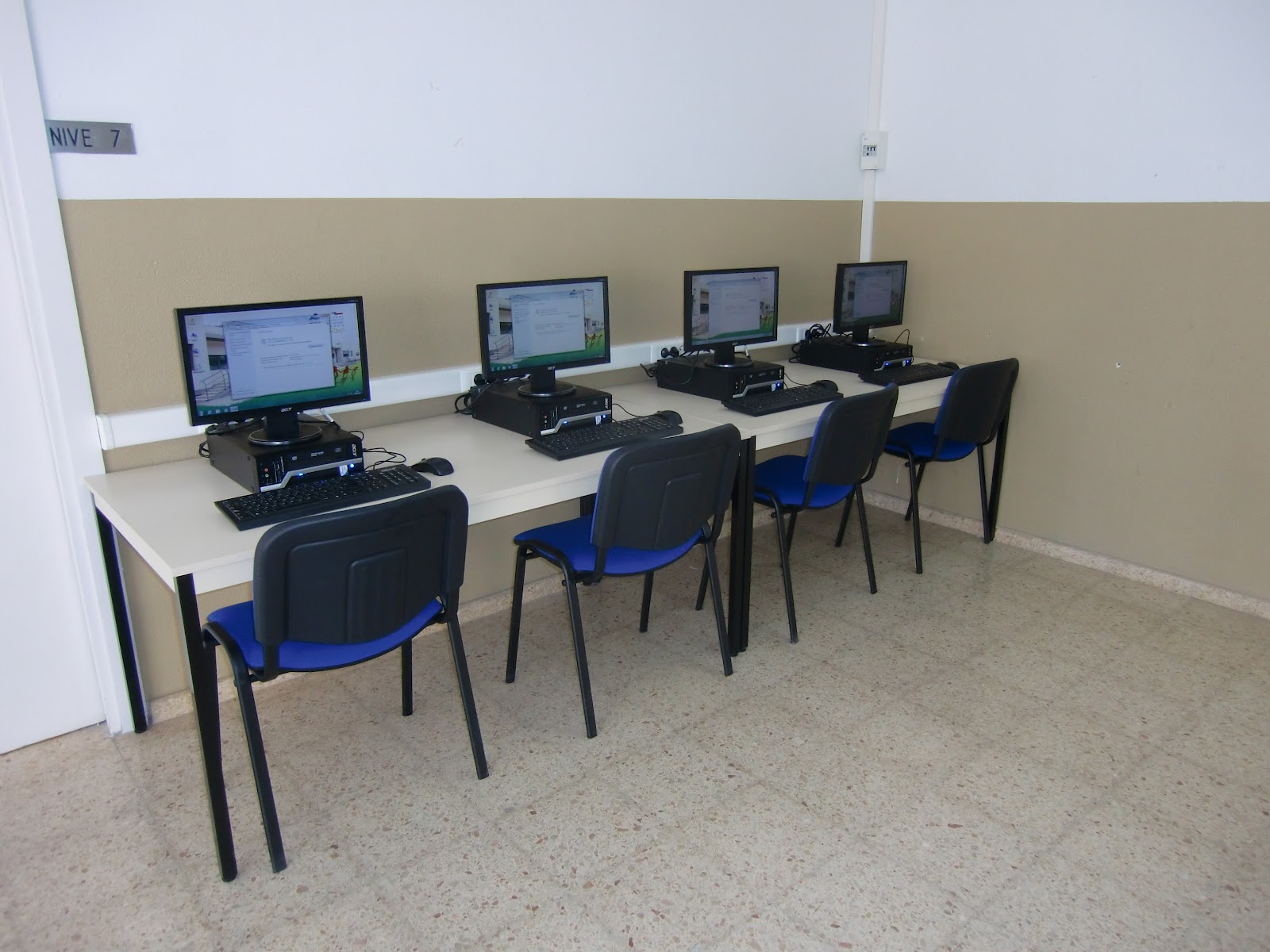 Noticias del cole: Aula de informática.