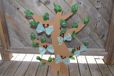 East Coast Mommy: Butterfly Tree {from recycled cardboad}