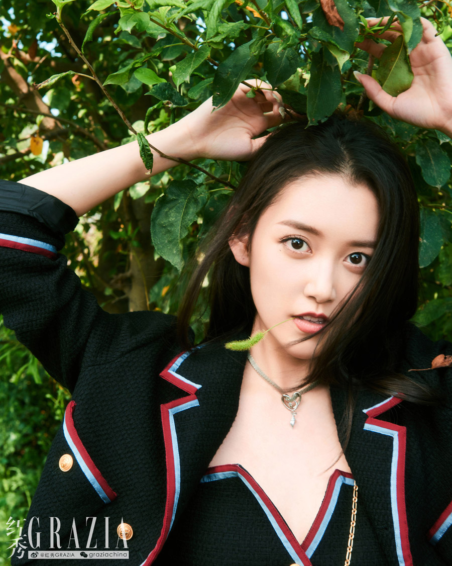 China Entertainment News: Jiang Yiyi poses for photo shoot