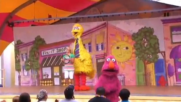 Big Bird Bridge: Big Bird's Beach Party
