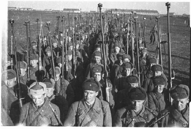 B&W pictures of Red Army in World War II ~ vintage everyday