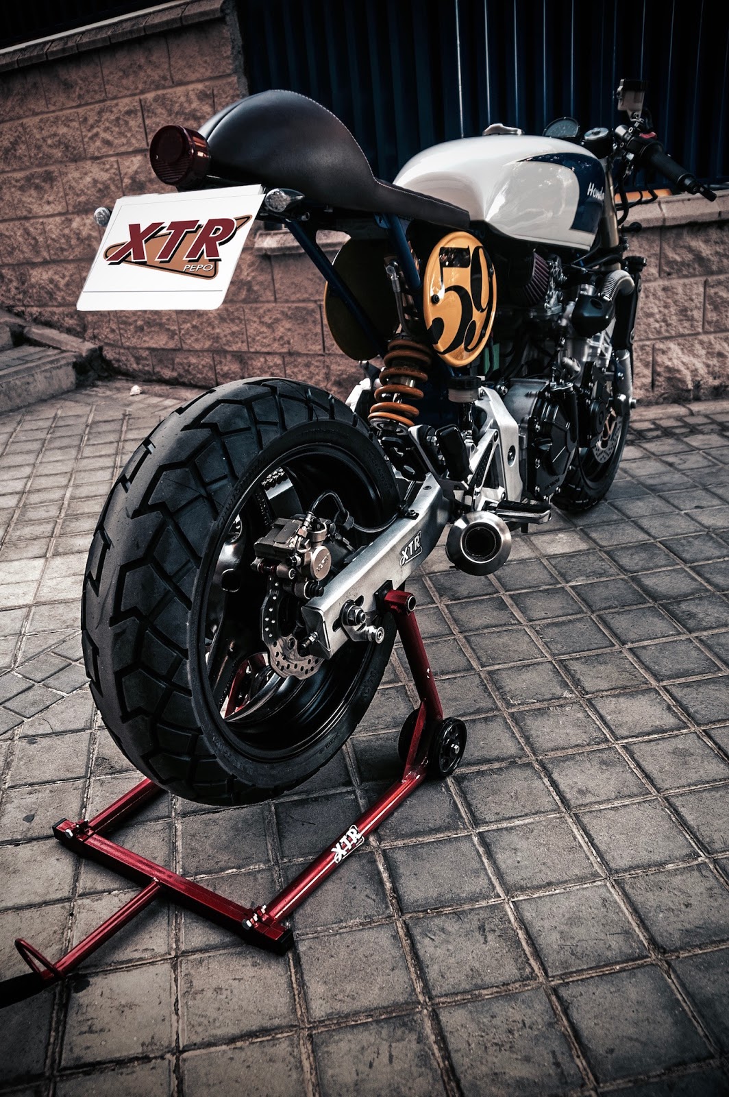 Pepo's Sake Racer - Inazuma café racer