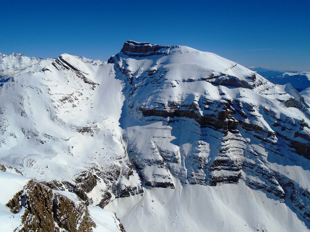 Montesymasdebucuesa: 11-17. SAMOLA BAJA DESDE LA FUENTE DEL PACO. 17-2 ...