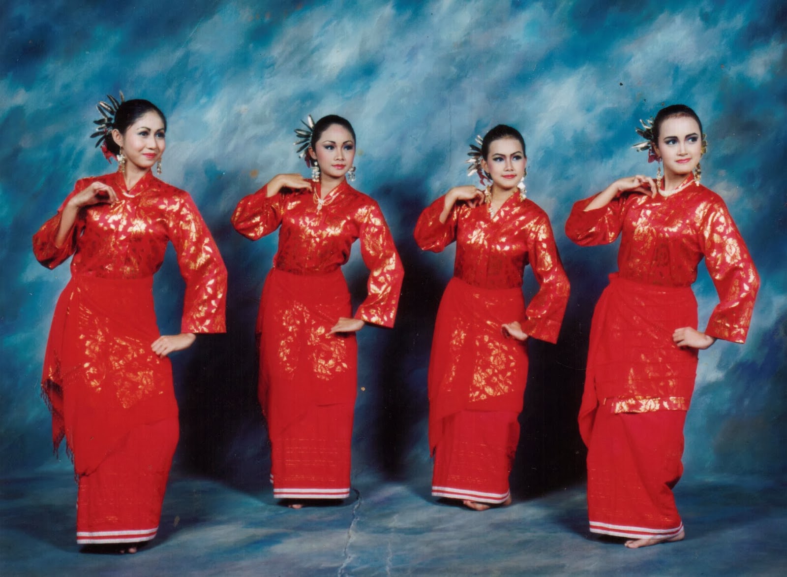 Contoh Tari Berpasangan Tari Salipuk Dan Tari Serampang Dua Belas Macam Macam Tarian Di