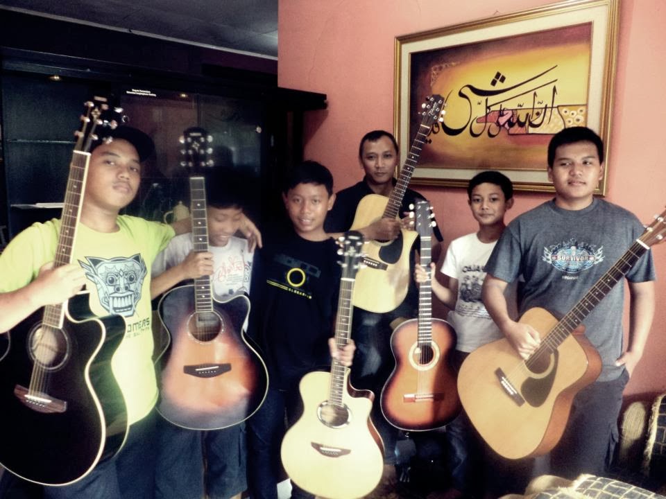 Kursus Gitar Bandung (Bandung Guitar Course)