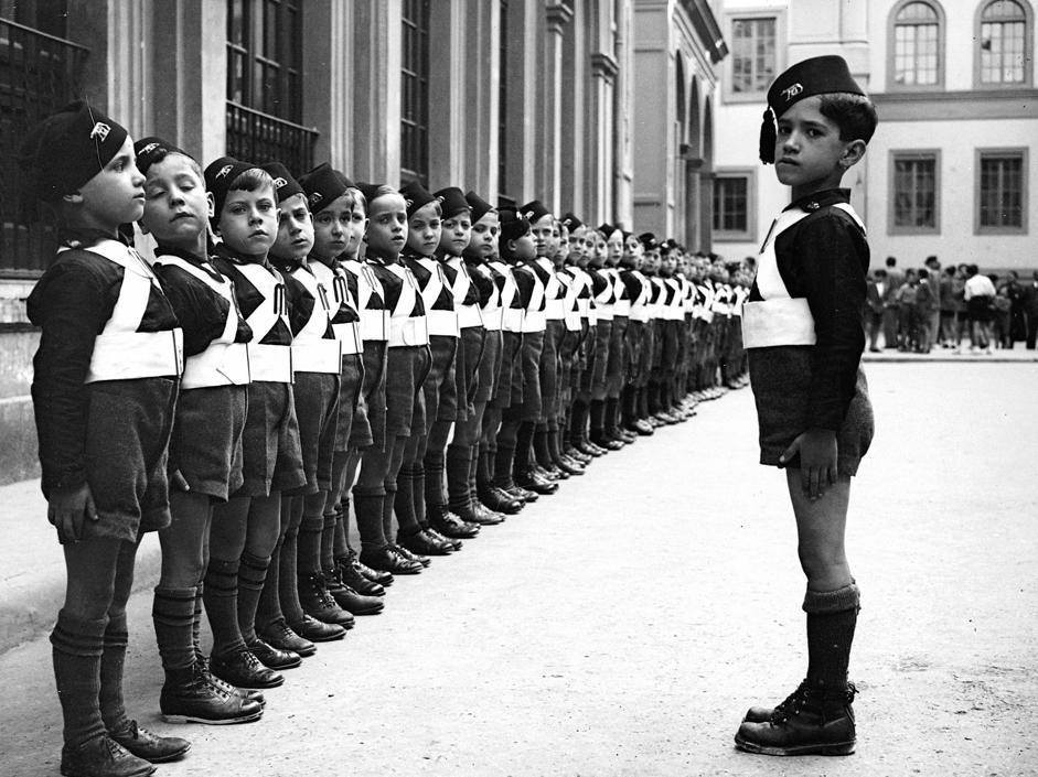 UOMINI LIBERI - Press: I BIMBI D'ITALIA SI CHIAMAN BALILLA