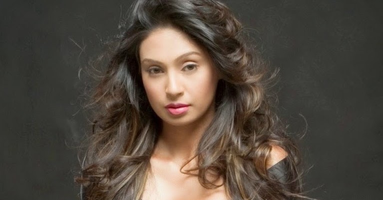 Simran Khan Hot Photoshoot Stills ~ INsider REview