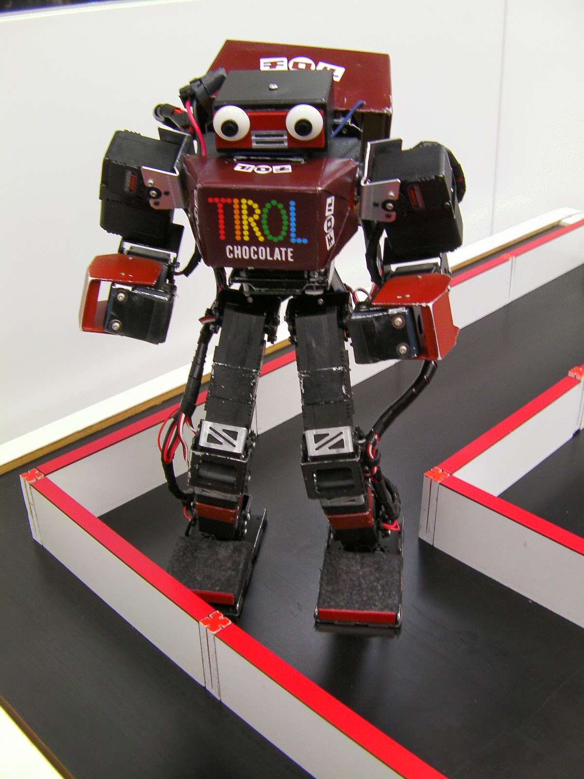 BIPED ROBOT NEWS JAPAN: The 10th TIROL-CHOCO Robot Competition in ...