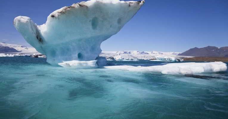 White Wolf : Arctic ice melting at 'amazing' speed, scientists find (Video)