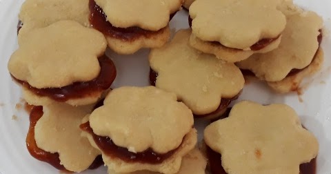 Biscoitos amanteigados com recheio de geléia (com vídeo)