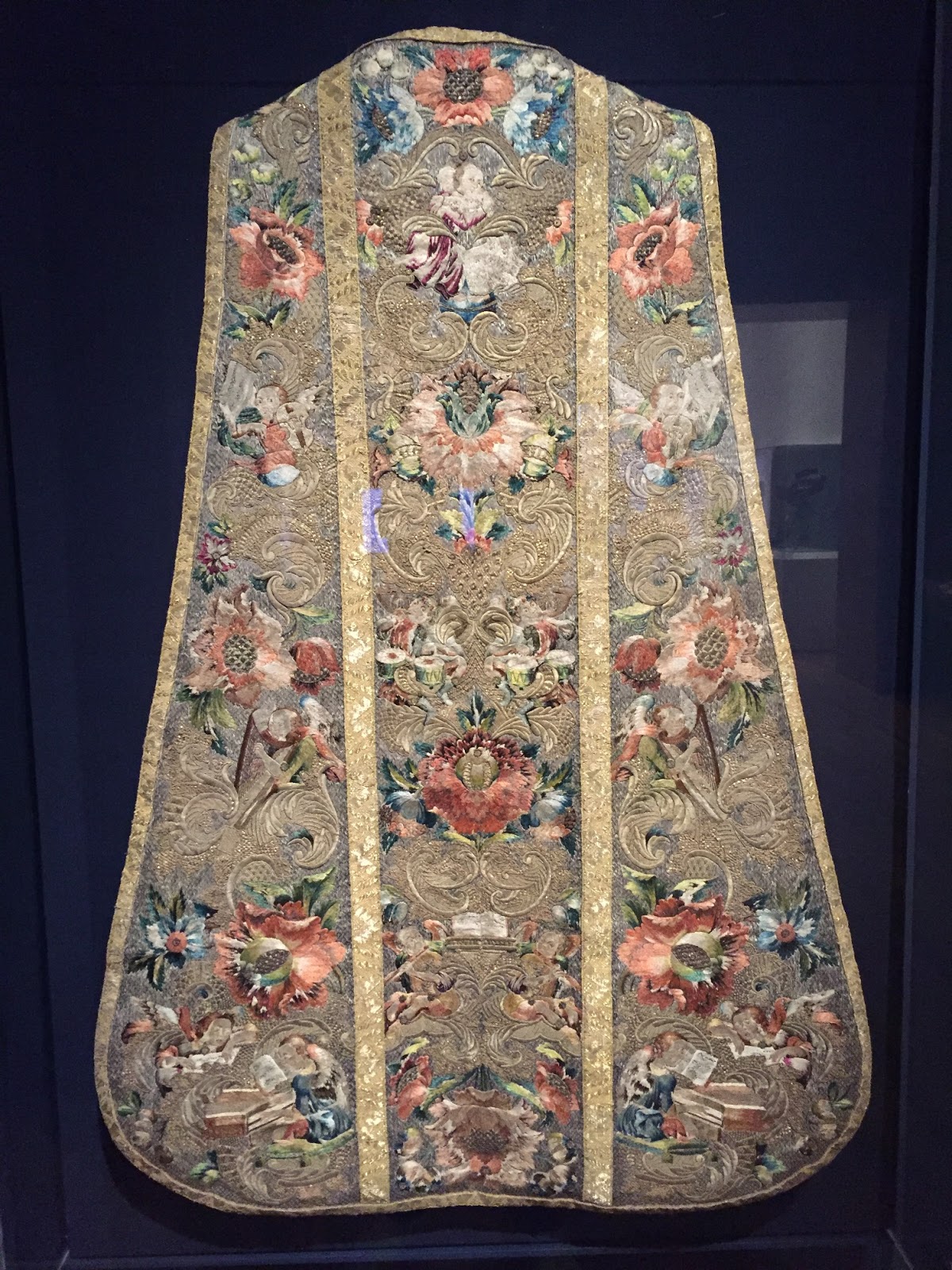 New Liturgical Movement: Beautiful Vestments in the Cleveland Museum of Art