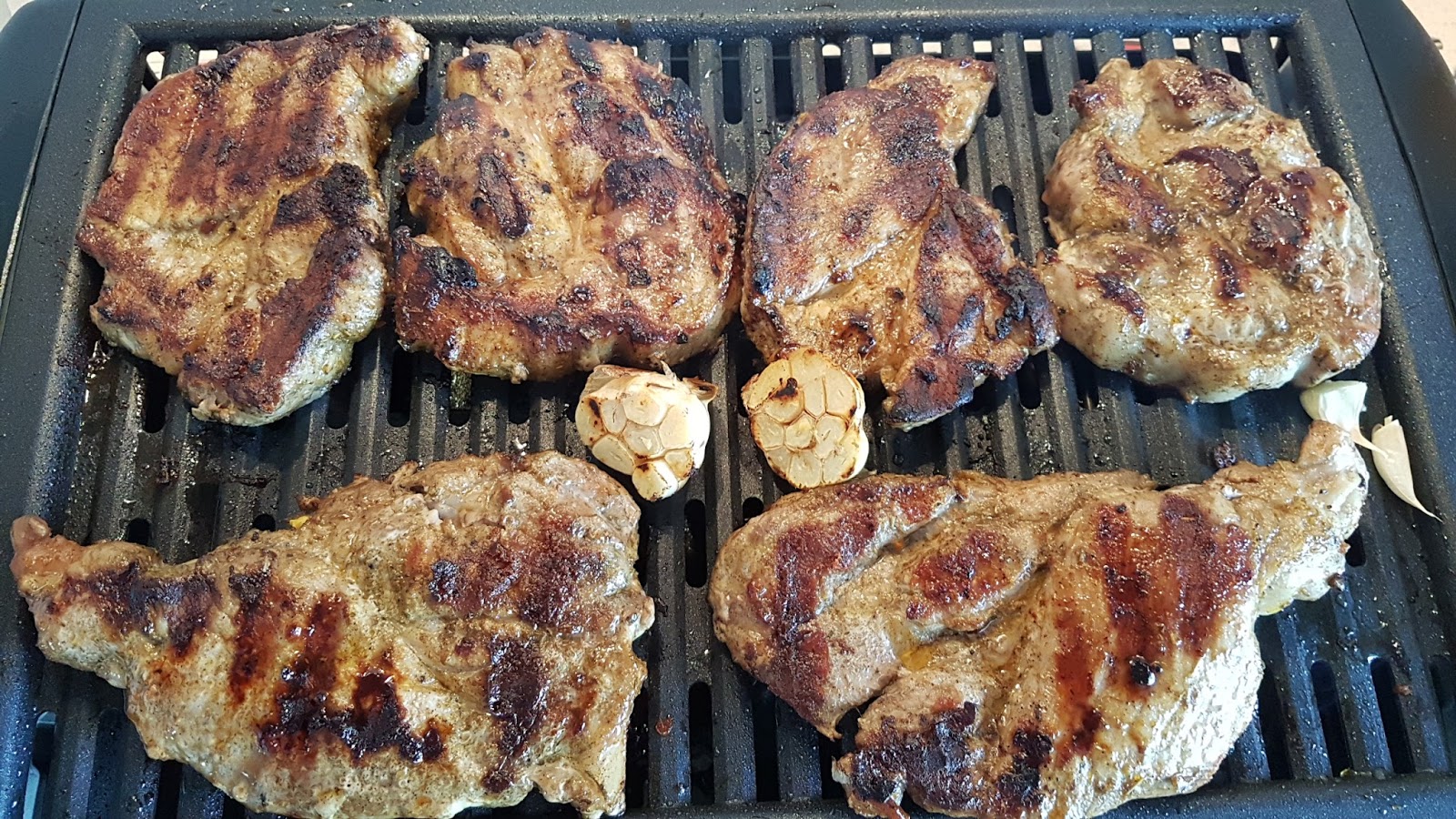 susu: Ceafa de porc la gratar electric si risotto