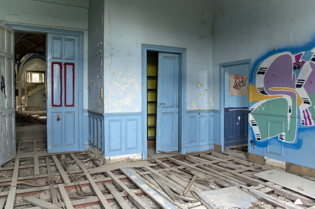 Deserted Places: The abandoned Miranda Castle of Belgium