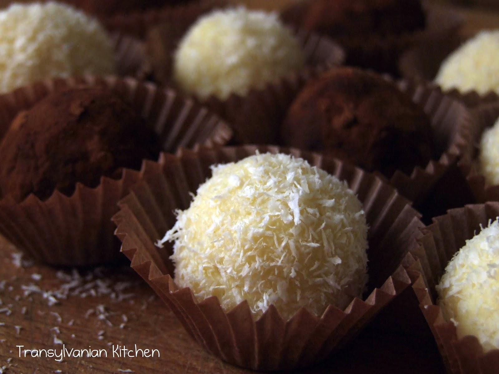 Transylvanian Kitchen: Trufe dulci, albe şi negre