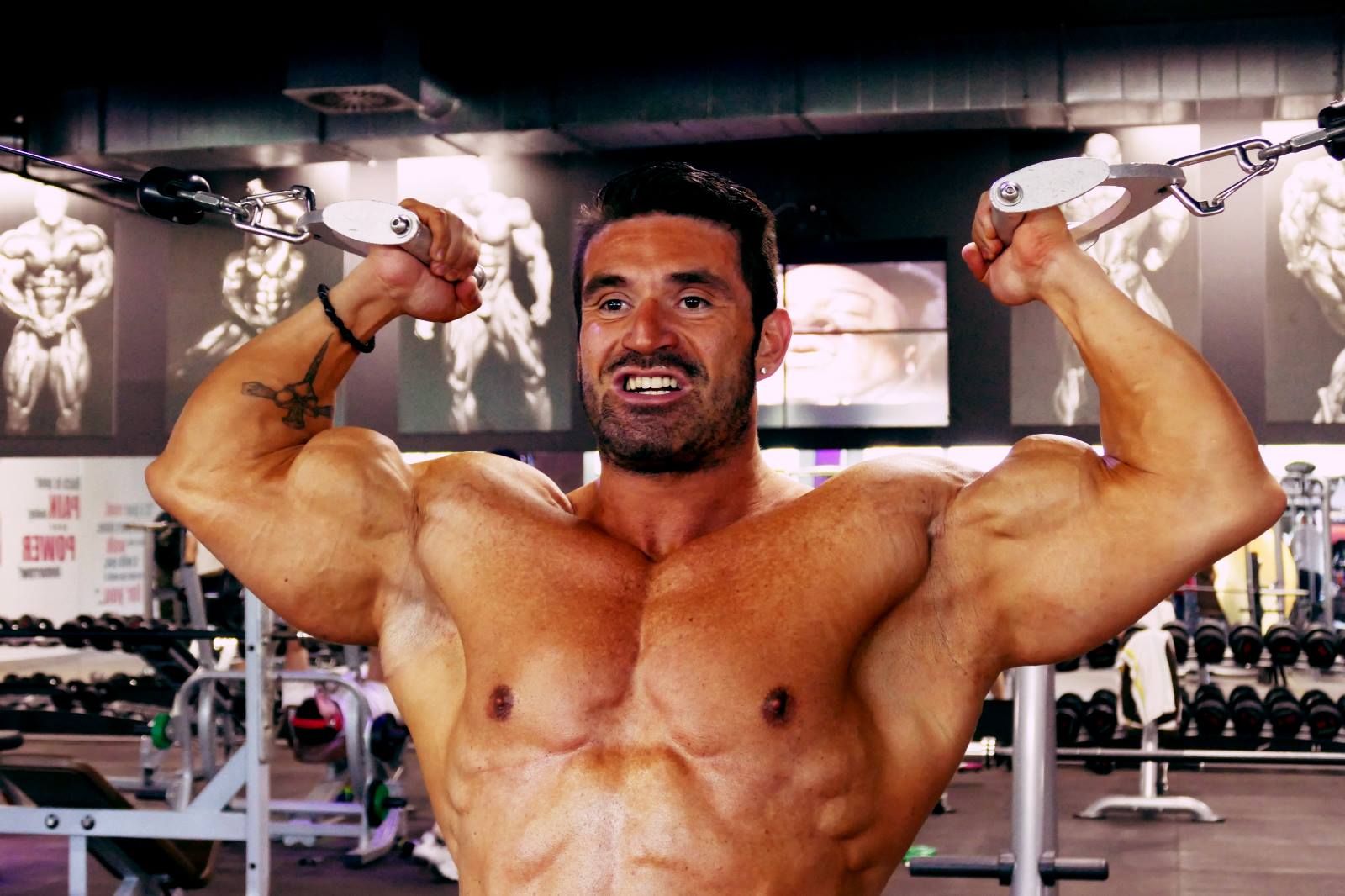 Muscle Lover: Greek bodybuilder Valantis Dokos (2)