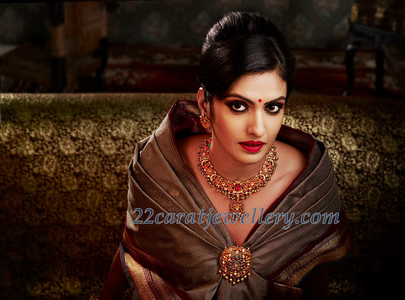 Ravishing Gold Antique Naga Set - Jewellery Designs