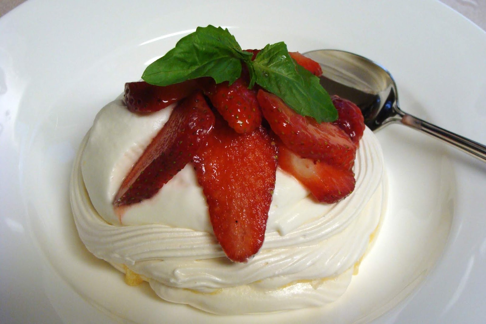Mennonite Girls Can Cook: Strawberry Meringues with Lemon Cream