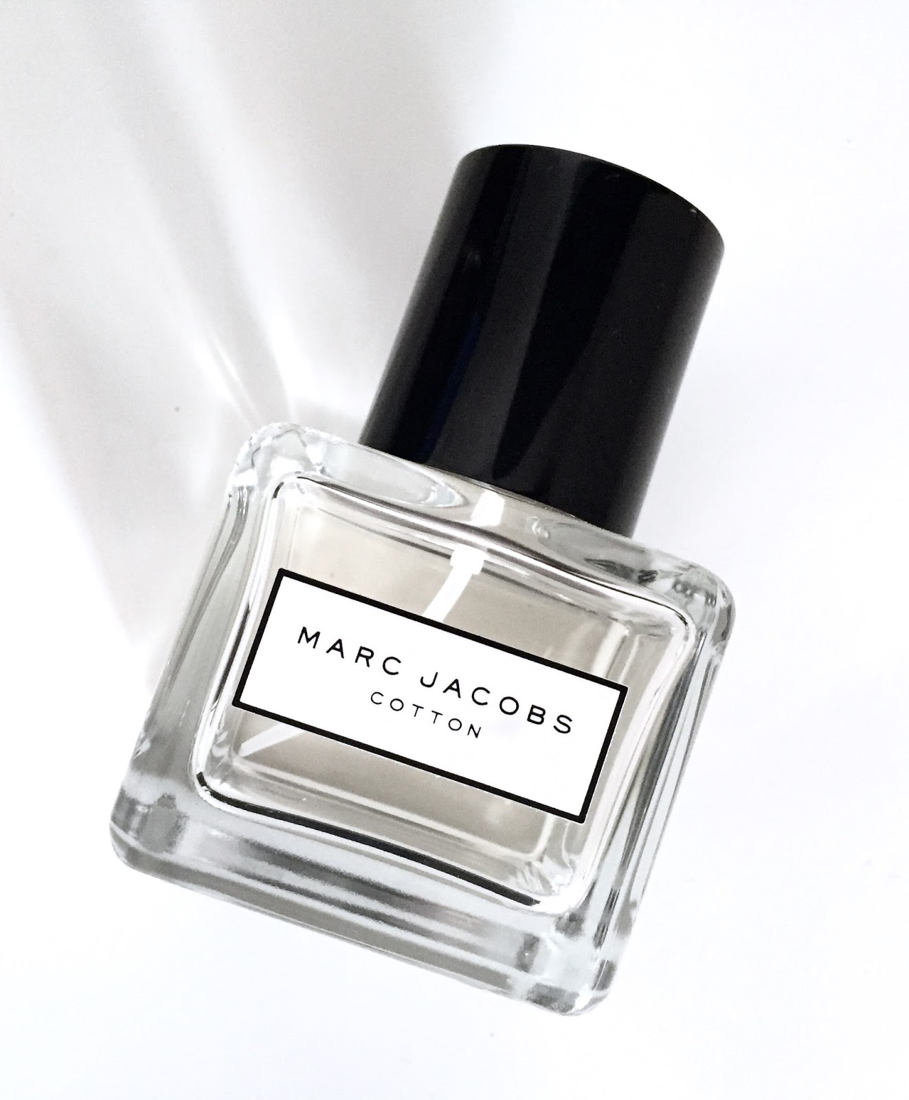 Review: Marc Jakobs Cotton Perfume | Les Monochromes