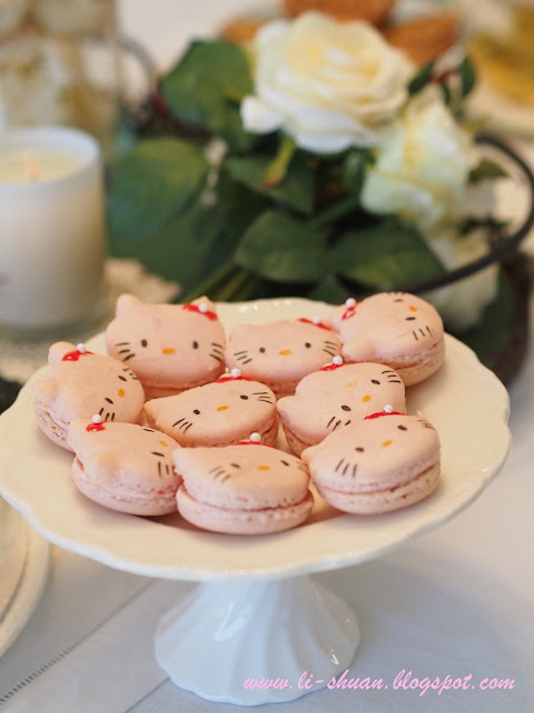 Helena's Kitchen: Pistachio Pavlova & Hello Kitty Macaron