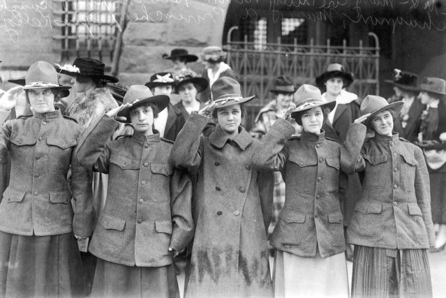 The Home Front: Old Photos of Women in the First World War ~ Vintage ...