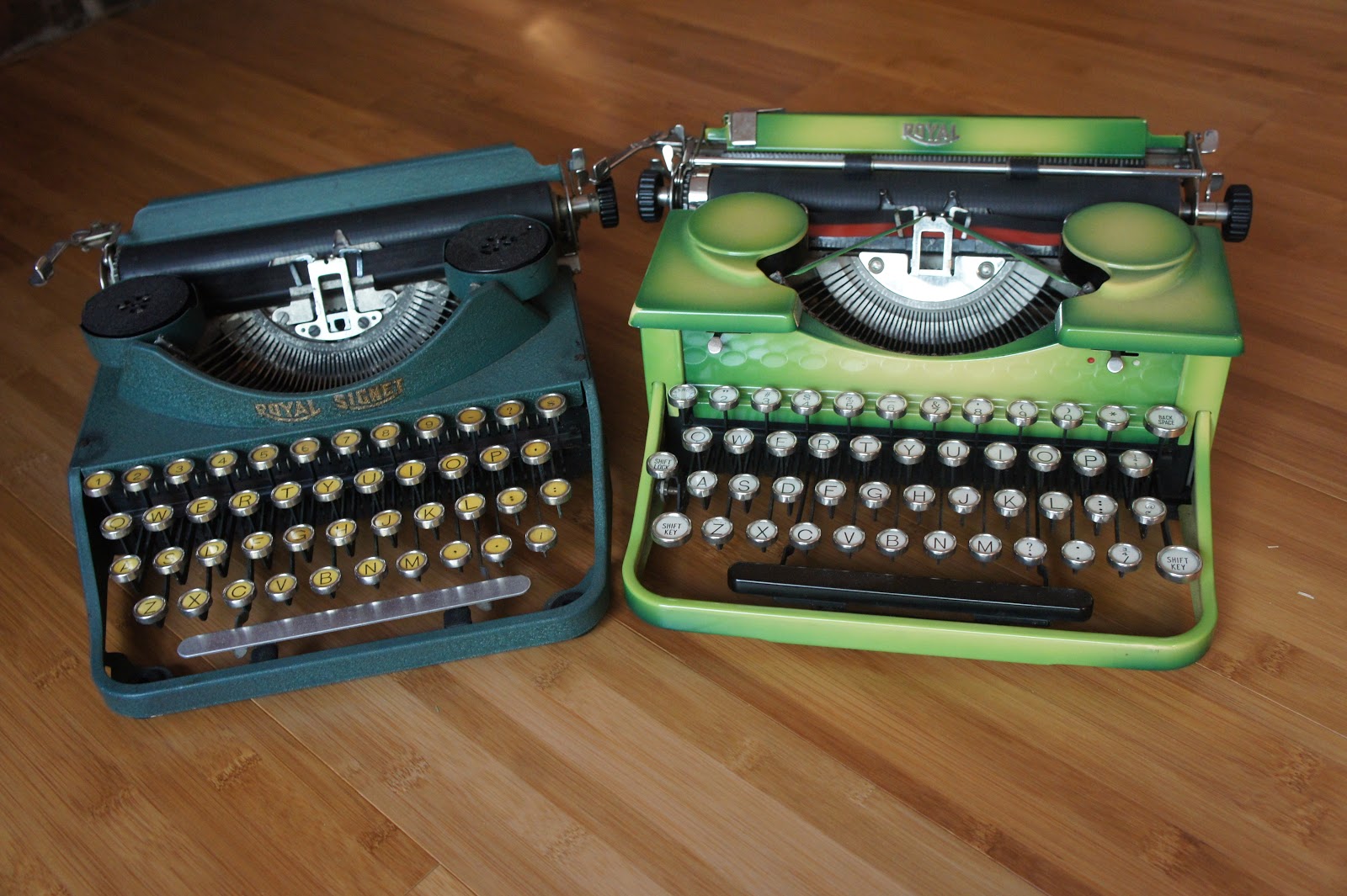 Vintage Technology Obsessions: Green Machines: A Royal Signet and ...