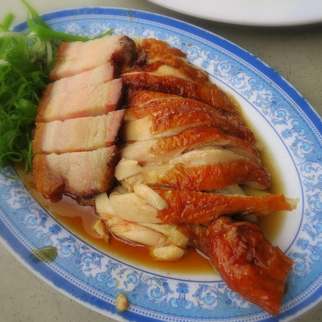 Chicken Rice and Roast Meat @ Restoran New Peking 北京起骨海南鸡饭 in Skudai ...