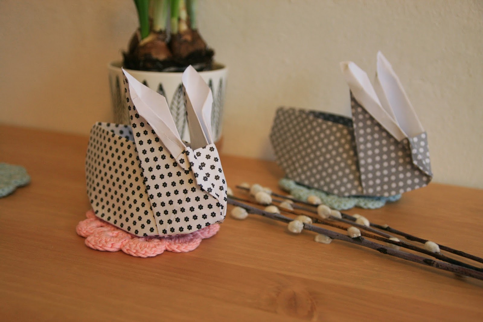 Początkująca mama: Wielkanocne DIY - królik z papieru